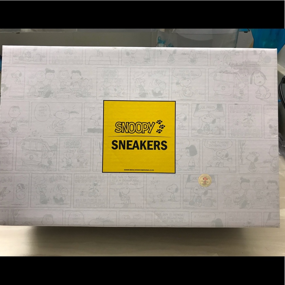 Snoopy Canvas High Top Sneakers (Comic Strips) - Gem